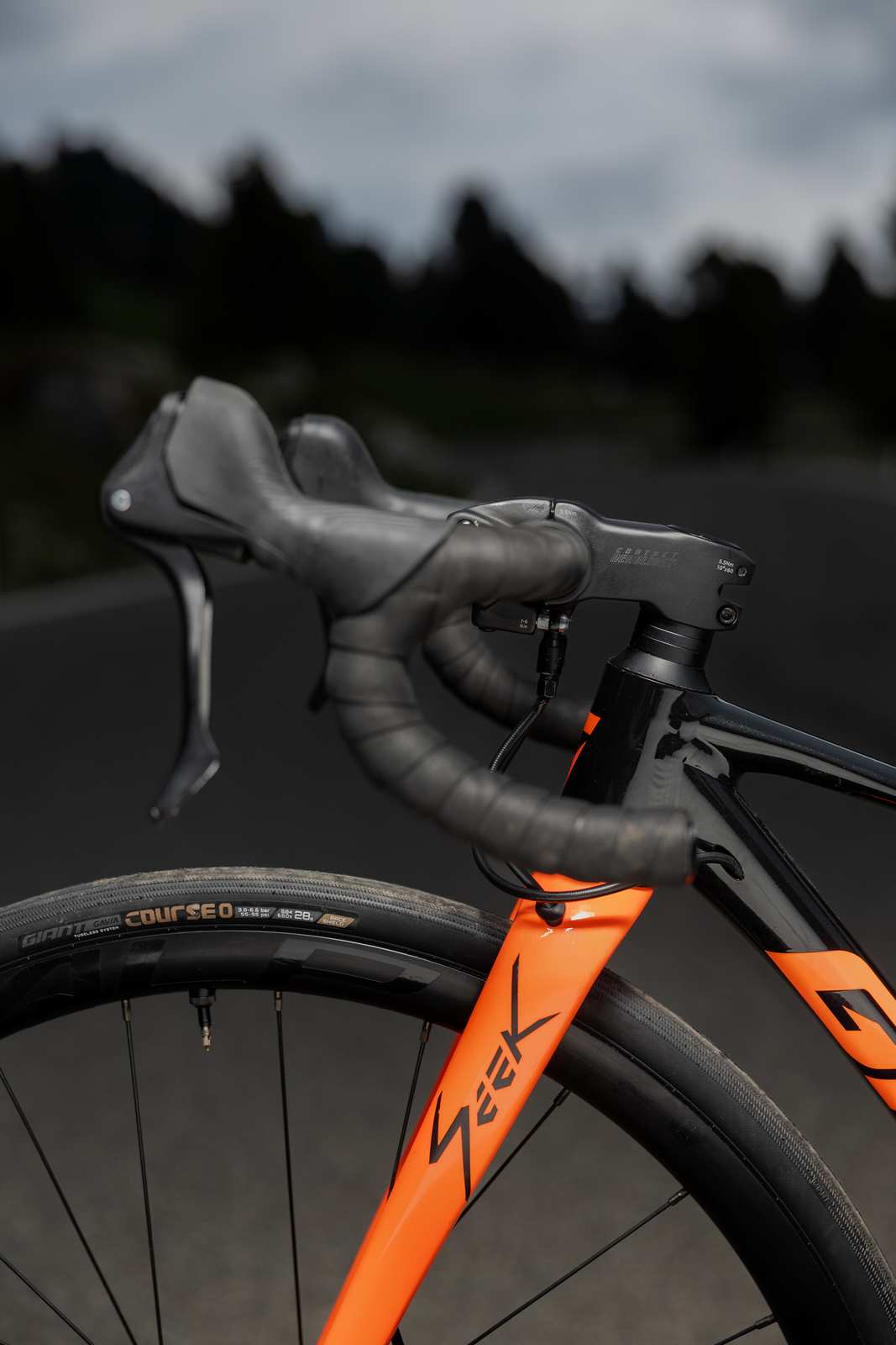 Giant lance des vélos route / gravel performants pour les enfants ...