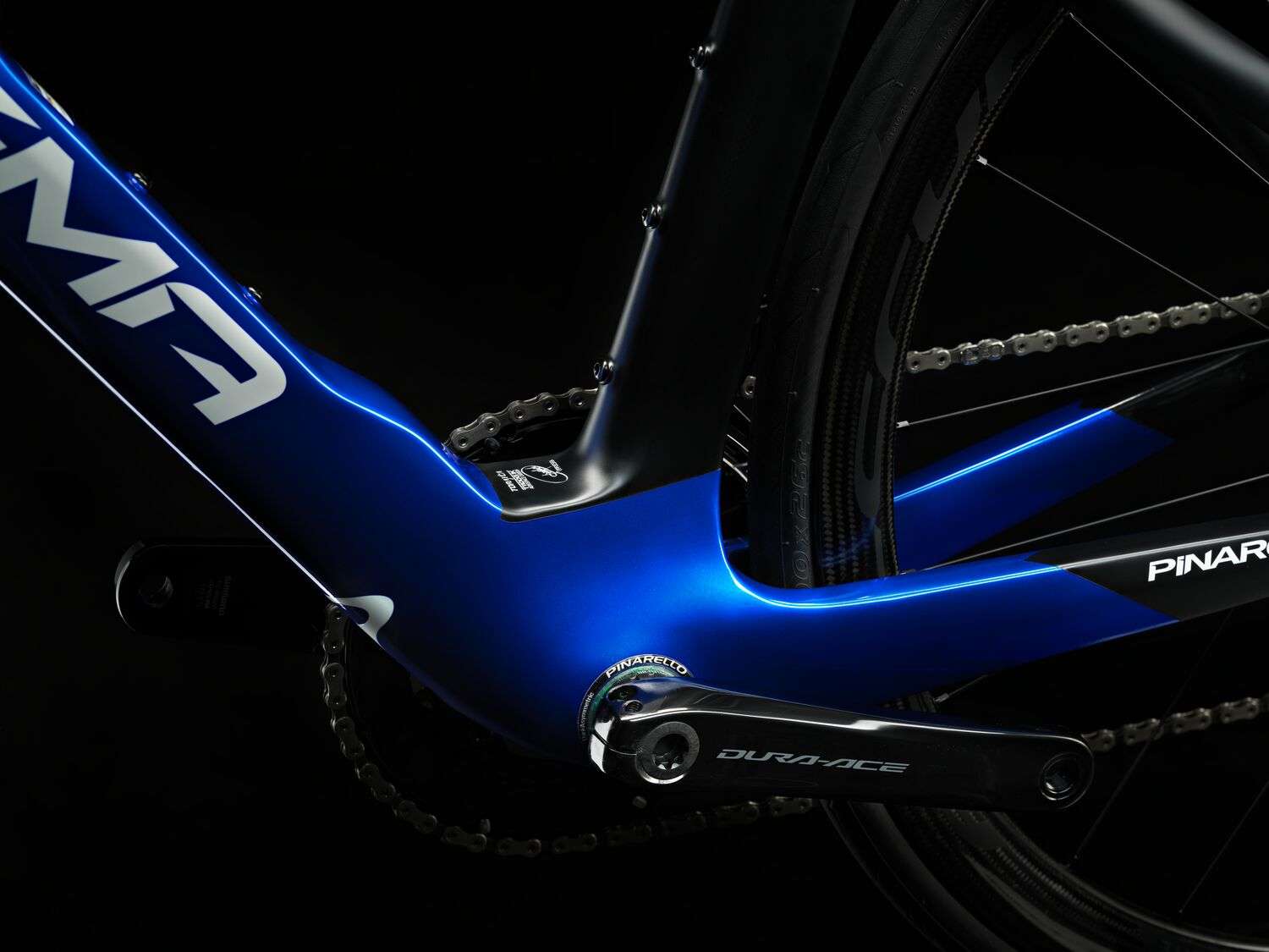 Le Pinarello Dogma F rhabillé pour l'hiver avec les coloris 2023 ...
