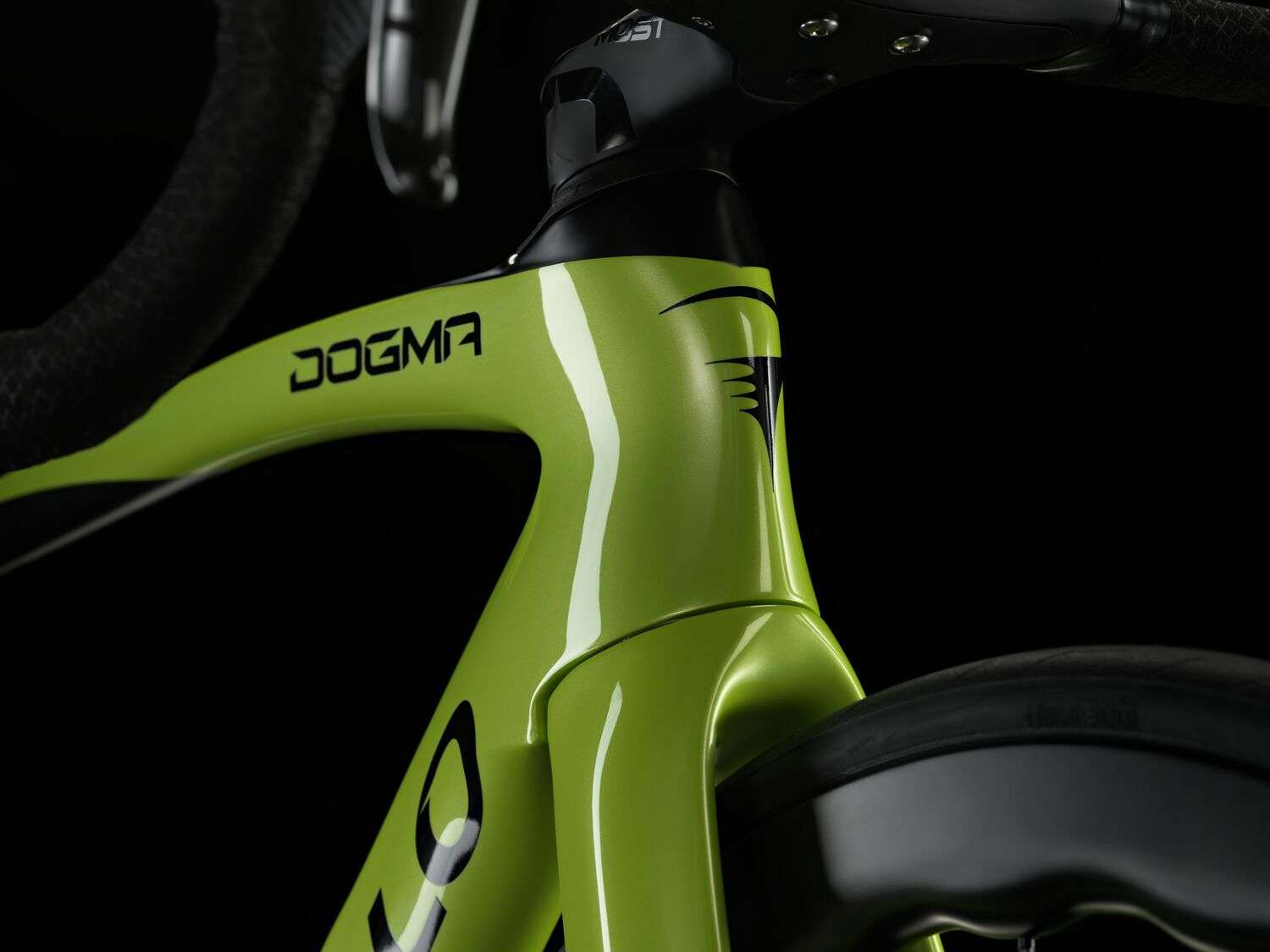 Le Pinarello Dogma F rhabillé pour l'hiver avec les coloris 2023 ...