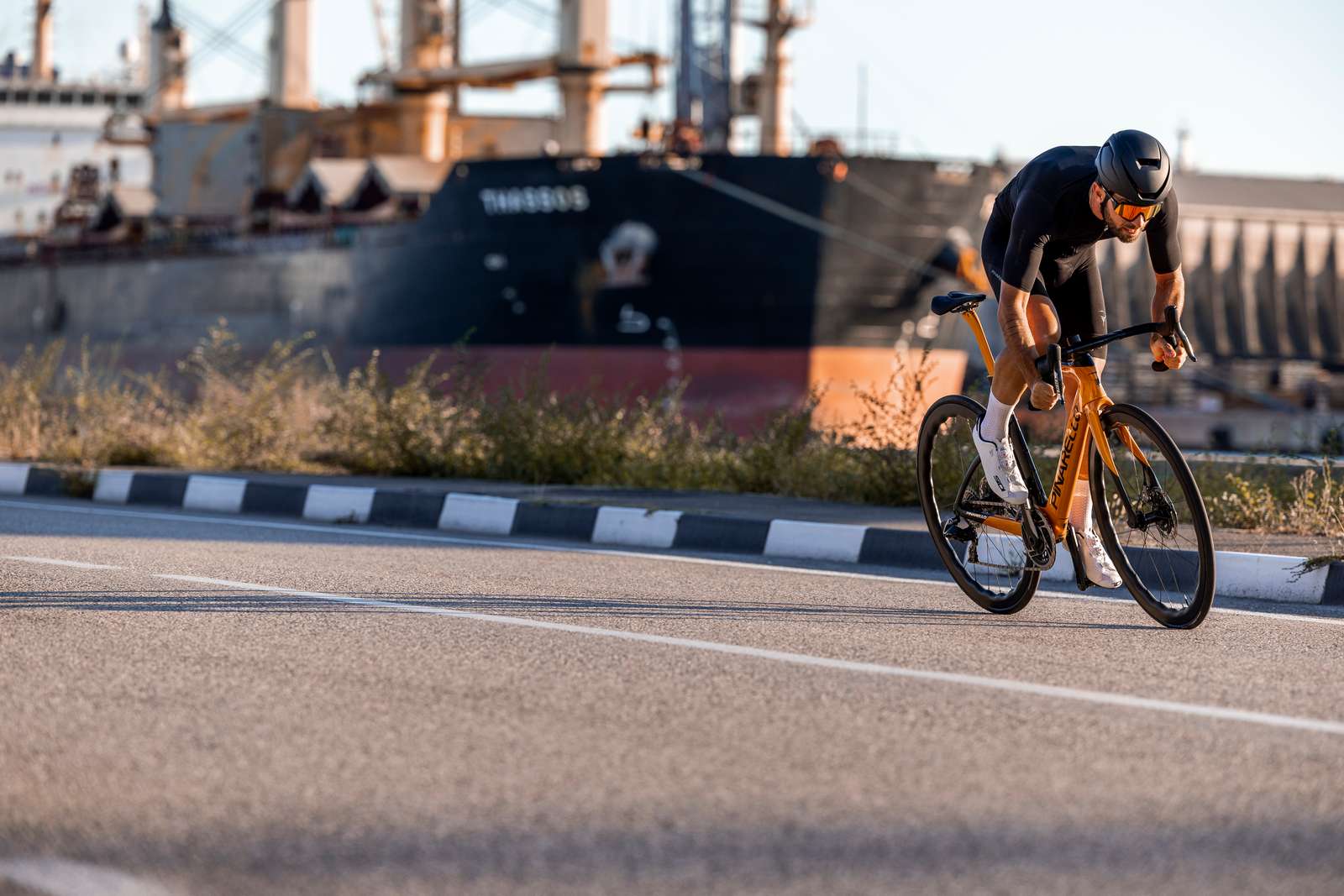 Le Pinarello Dogma F rhabillé pour l'hiver avec les coloris 2023 ...