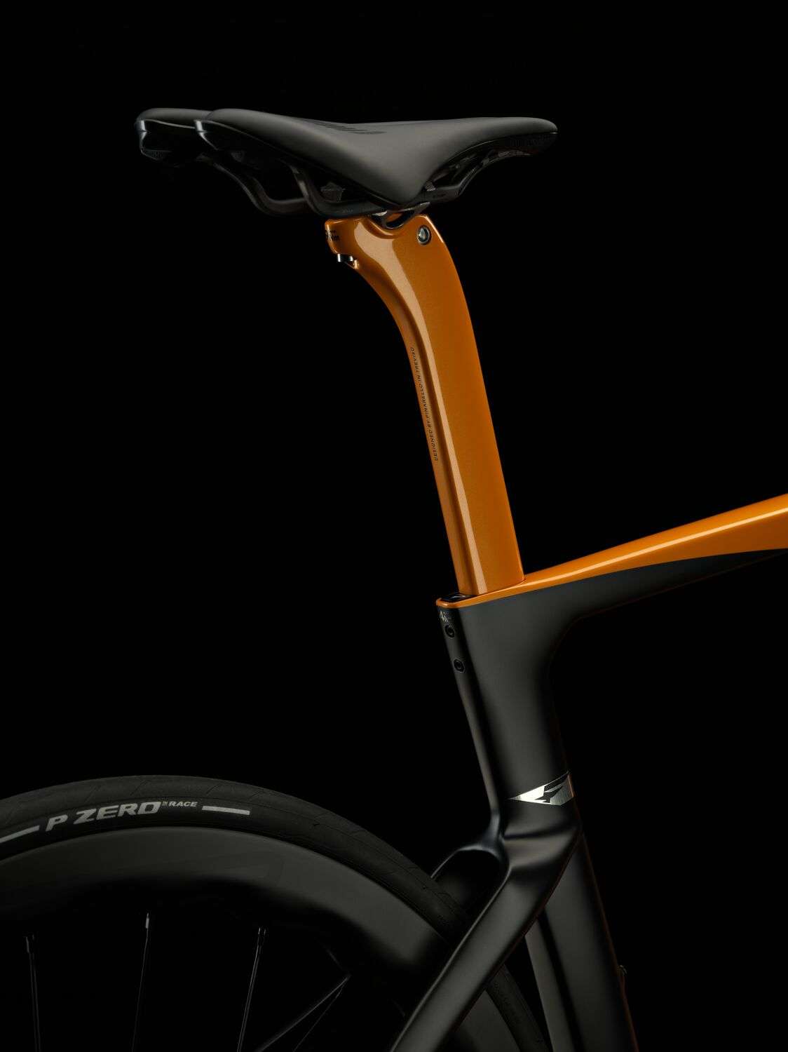 Le Pinarello Dogma F rhabillé pour l'hiver avec les coloris 2023 ...