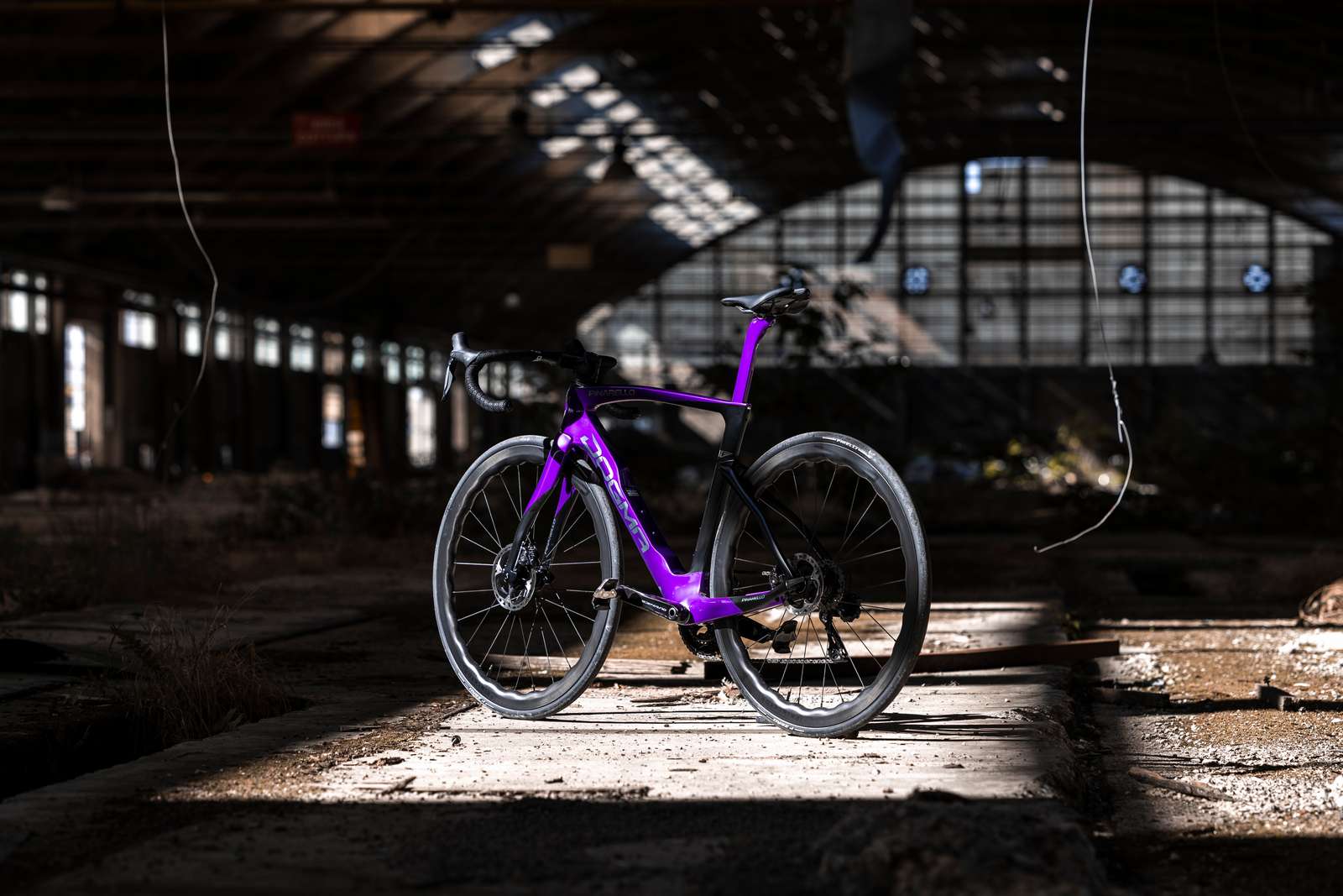 Le Pinarello Dogma F rhabillé pour l'hiver avec les coloris 2023 - Matos vélo, actualités vélo ...