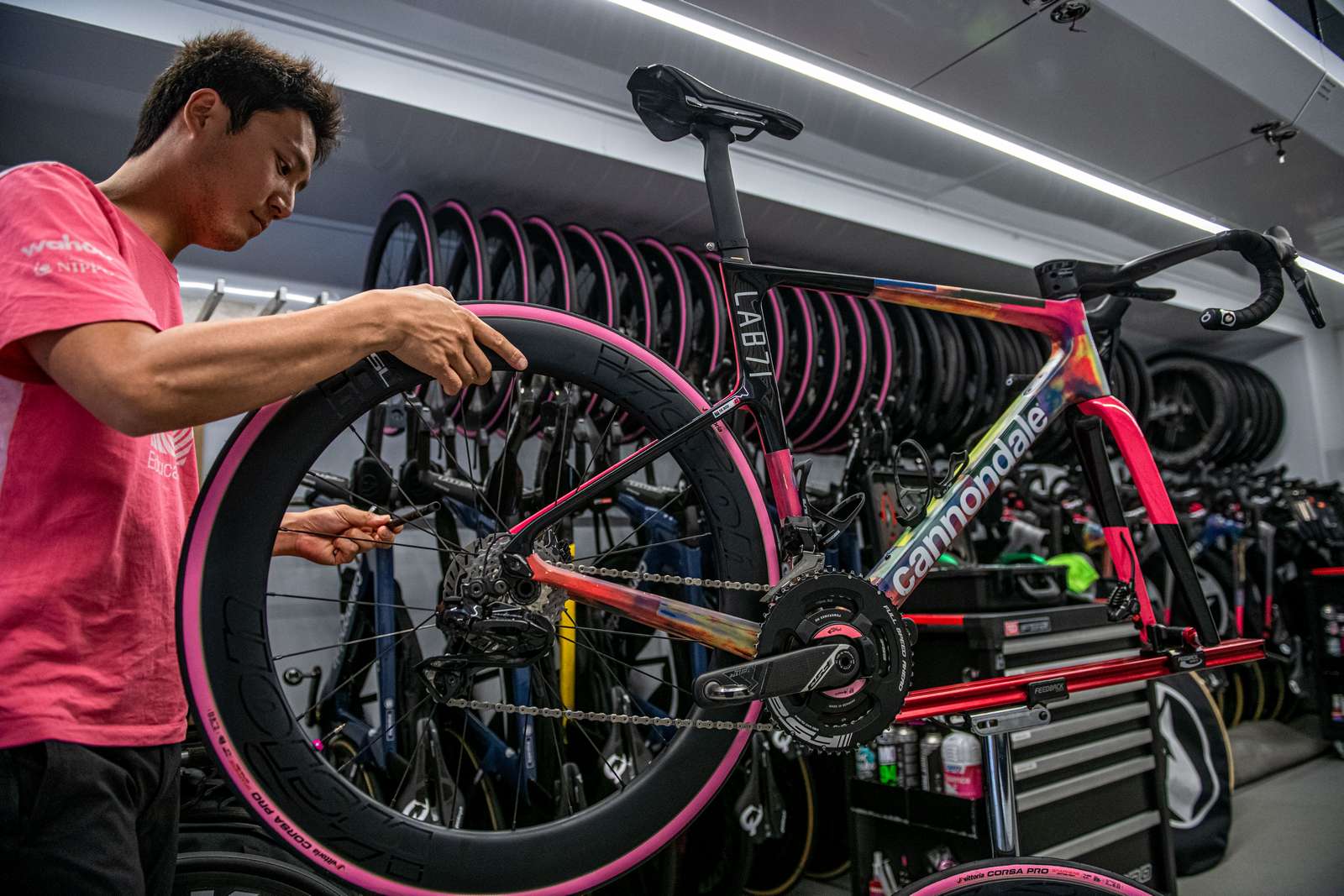 Une dition Pink Du Vittoria Corsa Pro Pour Le Giro Matos V lo une-dition-pink-du-vittoria-corsa-pro-pour-le-giro-matos-v-lo