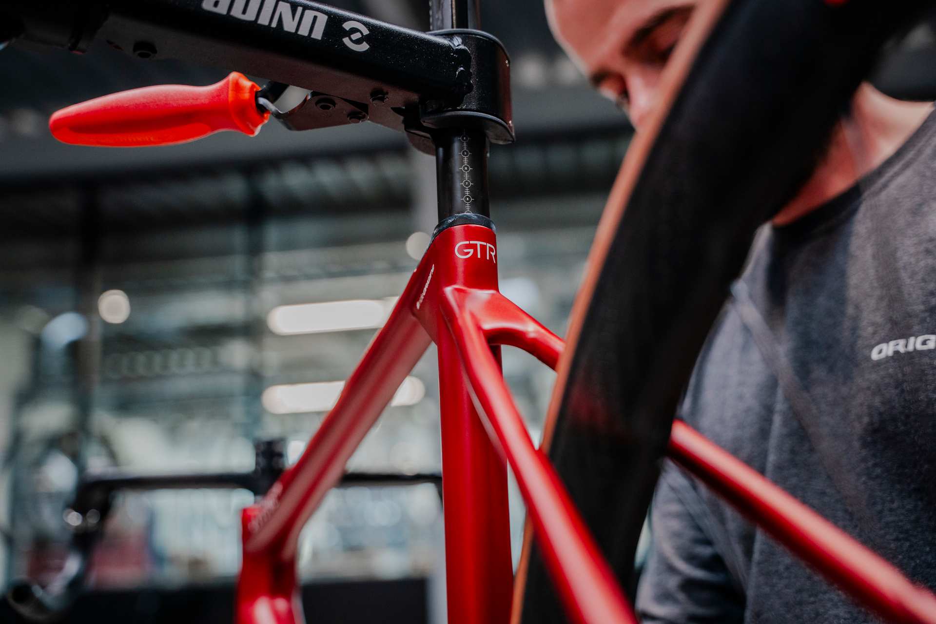 Naissance d'un cadre Origine Axxome 3 GTR avec option Colors on Demand ...