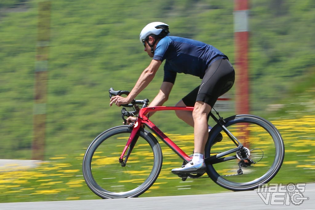 Test du Van Rysel Ultra RCR CF Super Record Rosso Edition - Matos vélo ...